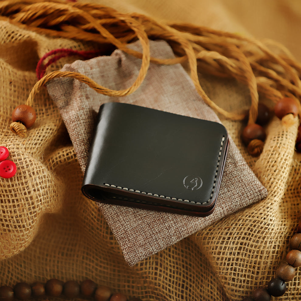 The Futuristic: A Leather Bifold Wallet – WOLF.PK